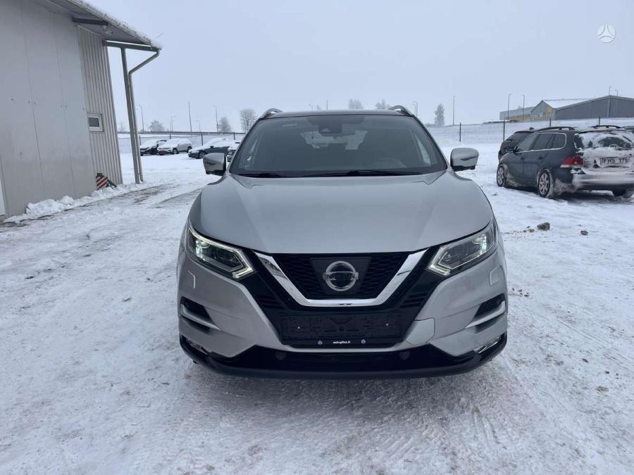 Grey Nissan Qashqai 2017 in Marijampole, with an engine capacity of 1.20 L and mileage of 129 thousand km for 11700 €, photo 2 on AUTOMOTO.COM.LV