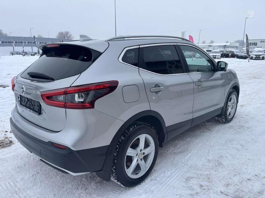 Grey Nissan Qashqai 2017 in Marijampole, with an engine capacity of 1.20 L and mileage of 129 thousand km for 11700 €, photo 4 on AUTOMOTO.COM.LV