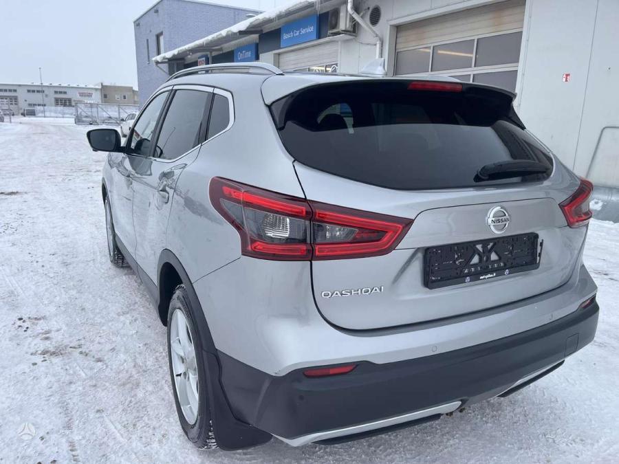 Grey Nissan Qashqai 2017 in Marijampole, with an engine capacity of 1.20 L and mileage of 129 thousand km for 11700 €, photo 6 on AUTOMOTO.COM.LV