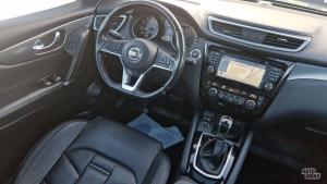 Grey Nissan Qashqai 2017 in Marijampole, with an engine capacity of 1.20 L and mileage of 129 thousand km for 11700 €, photo 16 on AUTOMOTO.COM.LV