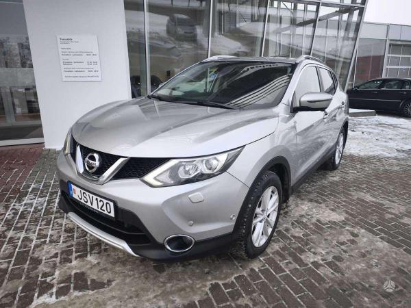 Grey Nissan Qashqai 2017 in Siauliai, with an engine capacity of 1.60 L and mileage of 131 thousand km for 12990 €, photo 2 on AUTOMOTO.COM.LV