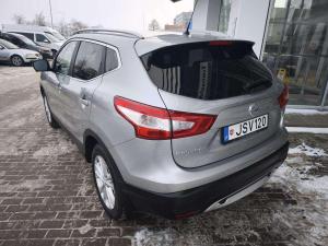 Grey Nissan Qashqai 2017 in Siauliai, with an engine capacity of 1.60 L and mileage of 131 thousand km for 12990 €, photo 5 on AUTOMOTO.COM.LV