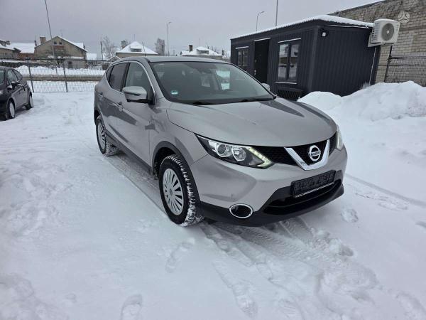 Grey Nissan Qashqai 2017 in Siauliai, with an engine capacity of 1.20 L and mileage of 201 thousand km for 7700 €, photo 1 on AUTOMOTO.COM.LV