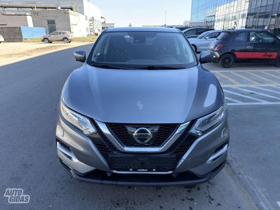 Grey Nissan Qashqai 2017 in Kaunas, with an engine capacity of 1.50 L and mileage of 270 thousand km for 9999 €, photo 6 on AUTOMOTO.COM.LV