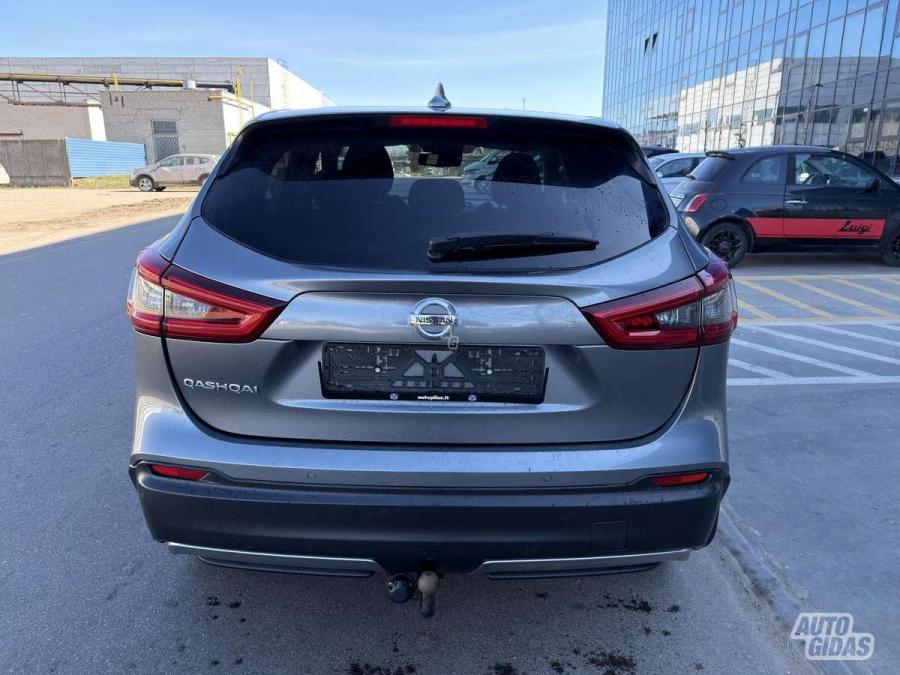 Grey Nissan Qashqai 2017 in Kaunas, with an engine capacity of 1.50 L and mileage of 270 thousand km for 9999 €, photo 8 on AUTOMOTO.COM.LV