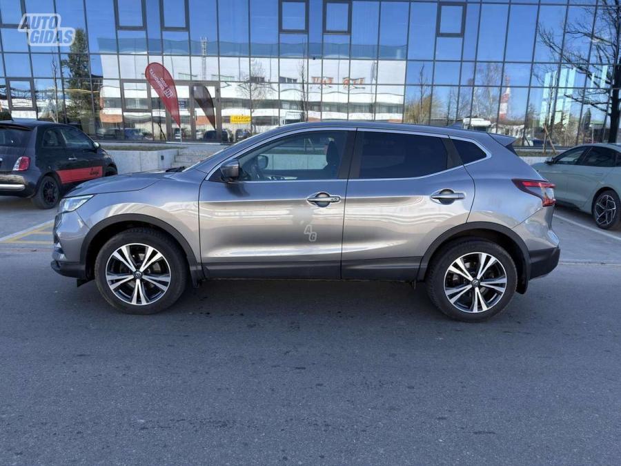Grey Nissan Qashqai 2017 in Kaunas, with an engine capacity of 1.50 L and mileage of 270 thousand km for 9999 €, photo 9 on AUTOMOTO.COM.LV