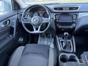 Grey Nissan Qashqai 2017 in Kaunas, with an engine capacity of 1.50 L and mileage of 270 thousand km for 9999 €, photo 16 on AUTOMOTO.COM.LV