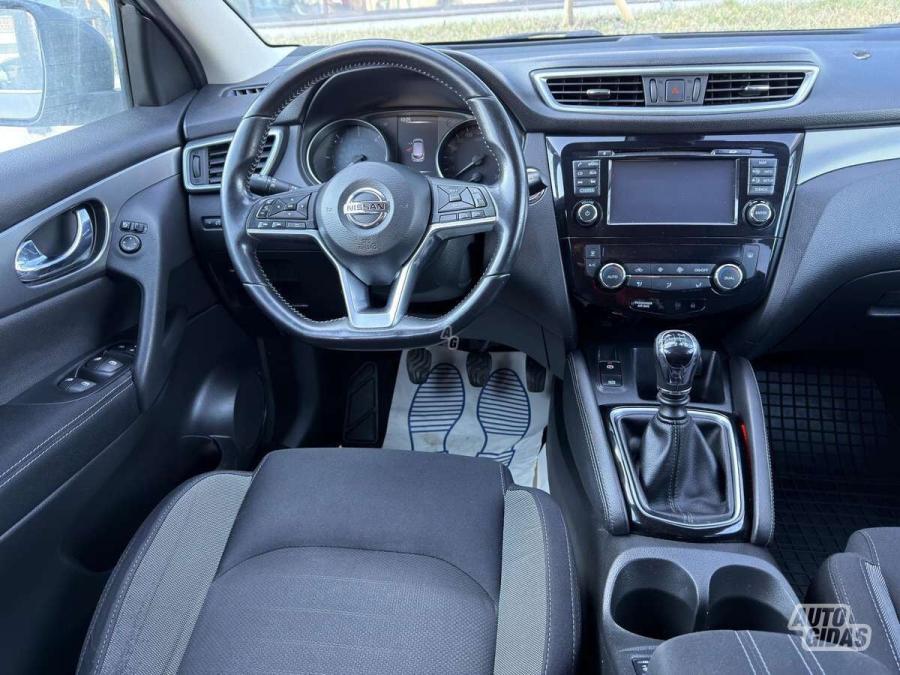 Grey Nissan Qashqai 2017 in Kaunas, with an engine capacity of 1.50 L and mileage of 270 thousand km for 9999 €, photo 16 on AUTOMOTO.COM.LV