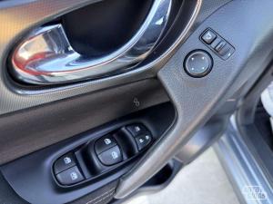 Grey Nissan Qashqai 2017 in Kaunas, with an engine capacity of 1.50 L and mileage of 270 thousand km for 9999 €, photo 34 on AUTOMOTO.COM.LV