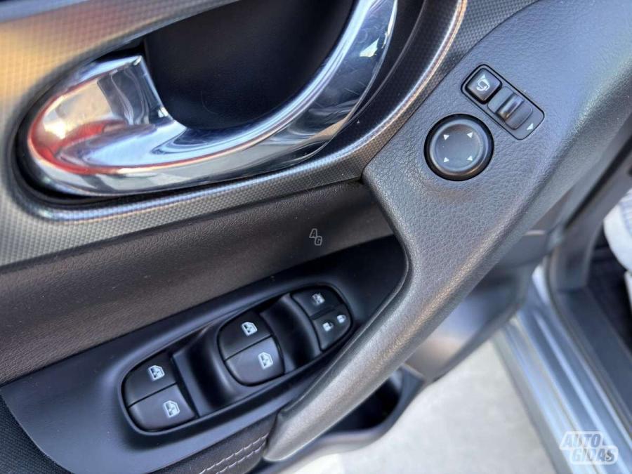Grey Nissan Qashqai 2017 in Kaunas, with an engine capacity of 1.50 L and mileage of 270 thousand km for 9999 €, photo 34 on AUTOMOTO.COM.LV