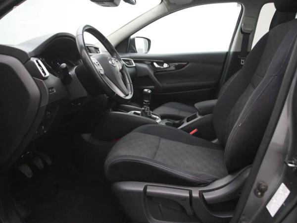 Grey Nissan Qashqai 2017 in Vilnius, with an engine capacity of 1.20 L and mileage of 153 thousand km for 10899 €, photo 4 on AUTOMOTO.COM.LV