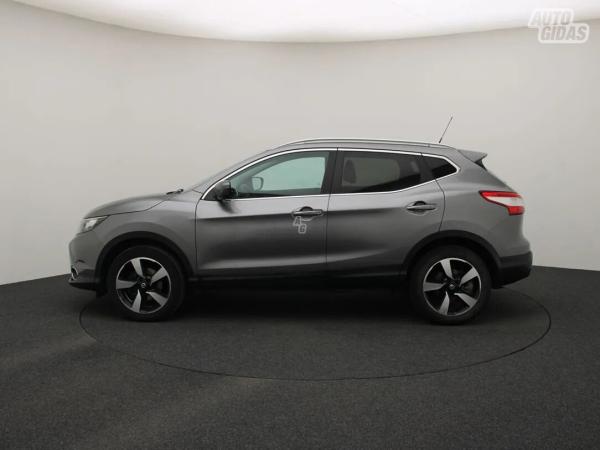 Grey Nissan Qashqai 2017 in Vilnius, with an engine capacity of 1.20 L and mileage of 153 thousand km for 10899 €, photo 6 on AUTOMOTO.COM.LV