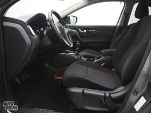 Grey Nissan Qashqai 2017 in Vilnius, with an engine capacity of 1.20 L and mileage of 142 thousand km for 10699 €, photo 5 on AUTOMOTO.COM.LV