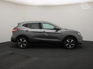 Grey Nissan Qashqai 2017 in Vilnius, with an engine capacity of 1.20 L and mileage of 142 thousand km for 10699 €, photo 10 on AUTOMOTO.COM.LV
