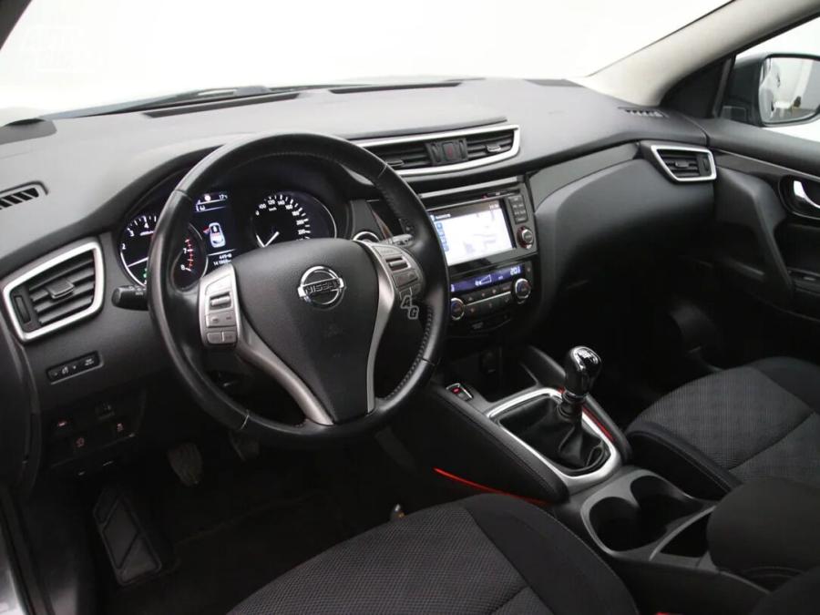 Grey Nissan Qashqai 2017 in Vilnius, with an engine capacity of 1.20 L and mileage of 142 thousand km for 10699 €, photo 17 on AUTOMOTO.COM.LV