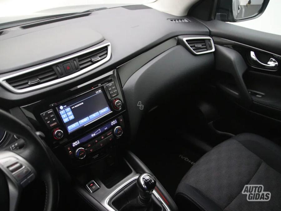 Grey Nissan Qashqai 2017 in Vilnius, with an engine capacity of 1.20 L and mileage of 142 thousand km for 10699 €, photo 22 on AUTOMOTO.COM.LV