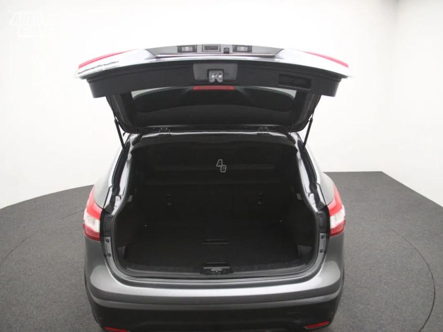 Grey Nissan Qashqai 2017 in Vilnius, with an engine capacity of 1.20 L and mileage of 142 thousand km for 10699 €, photo 33 on AUTOMOTO.COM.LV