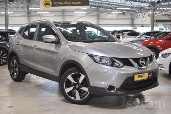 Grey Nissan Qashqai 2017 in Riga, with an engine capacity of 1.20 L and mileage of 56 thousand km for 10500 €, photo 1 on AUTOMOTO.COM.LV