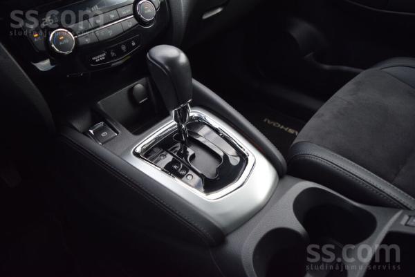 Grey Nissan Qashqai 2017 in Riga, with an engine capacity of 1.20 L and mileage of 56 thousand km for 10500 €, photo 9 on AUTOMOTO.COM.LV