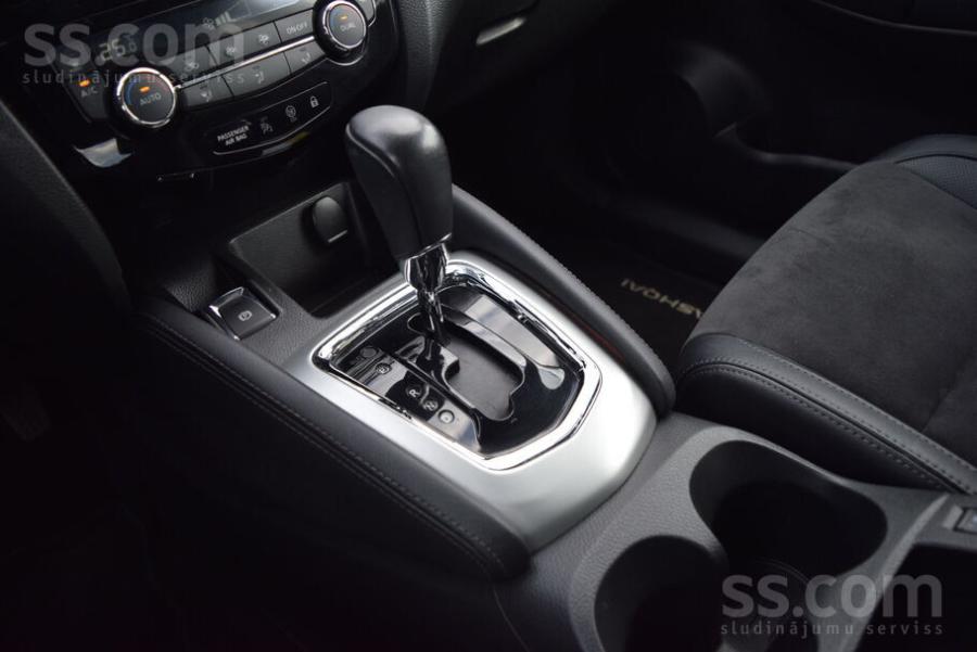 Pelēks Nissan Qashqai 2017 Rīga, ar dzinēja tilpumu 1.20 L un nobraukumu 56 tūkst. km par 10500 €, foto 10 vietnē AUTOMOTO.COM.LV