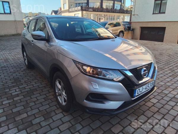 Grey Nissan Qashqai 2017 in Riga, with an engine capacity of 1.20 L and mileage of 119 thousand km for 8950 €, photo 2 on AUTOMOTO.COM.LV