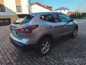 Grey Nissan Qashqai 2017 in Riga, with an engine capacity of 1.20 L and mileage of 119 thousand km for 8950 €, photo 8 on AUTOMOTO.COM.LV