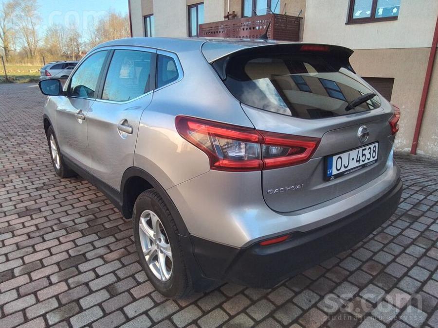 Grey Nissan Qashqai 2017 in Riga, with an engine capacity of 1.20 L and mileage of 119 thousand km for 8950 €, photo 10 on AUTOMOTO.COM.LV