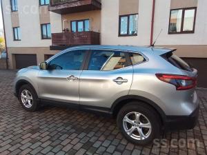 Grey Nissan Qashqai 2017 in Riga, with an engine capacity of 1.20 L and mileage of 119 thousand km for 8950 €, photo 11 on AUTOMOTO.COM.LV