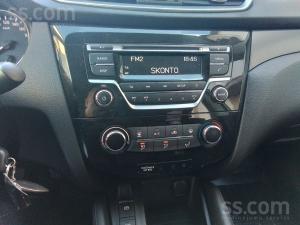 Grey Nissan Qashqai 2017 in Riga, with an engine capacity of 1.20 L and mileage of 119 thousand km for 8950 €, photo 16 on AUTOMOTO.COM.LV