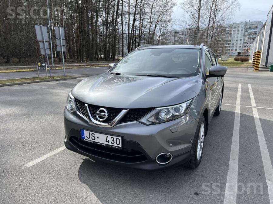 Grey Nissan Qashqai 2017 in Riga, with an engine capacity of 1.20 L and mileage of 52 thousand km for 12000 €, photo 1 on AUTOMOTO.COM.LV
