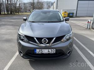 Grey Nissan Qashqai 2017 in Riga, with an engine capacity of 1.20 L and mileage of 52 thousand km for 12000 €, photo 4 on AUTOMOTO.COM.LV