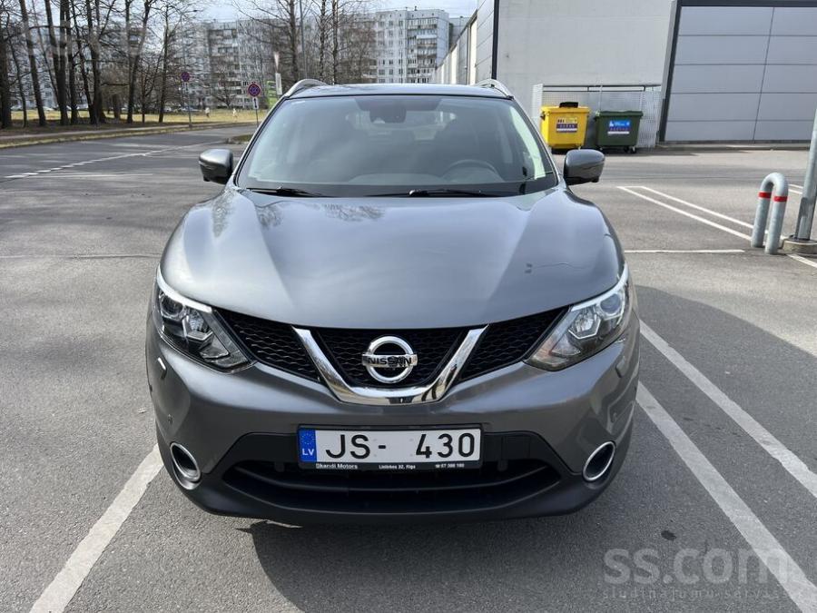 Grey Nissan Qashqai 2017 in Riga, with an engine capacity of 1.20 L and mileage of 52 thousand km for 12000 €, photo 4 on AUTOMOTO.COM.LV