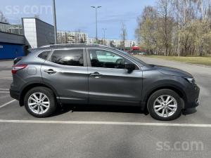 Grey Nissan Qashqai 2017 in Riga, with an engine capacity of 1.20 L and mileage of 52 thousand km for 12000 €, photo 6 on AUTOMOTO.COM.LV