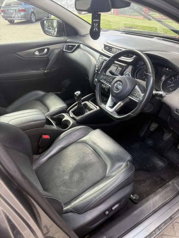 Grey Nissan Qashqai 2017 in Joniskis, with an engine capacity of 1.46 L and mileage of 171 thousand km for 4100 €, photo 6 on AUTOMOTO.COM.LV