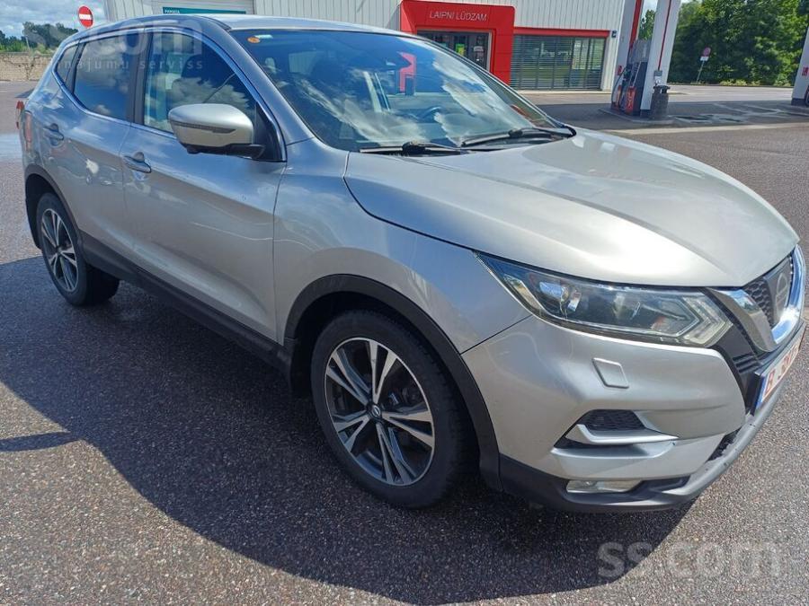 Pelēks Nissan Qashqai 2017 Rīga, ar dzinēja tilpumu 1.60 L un nobraukumu 252 tūkst. km par 8500 €, foto 4 vietnē AUTOMOTO.COM.LV