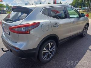 Pelēks Nissan Qashqai 2017 Rīga, ar dzinēja tilpumu 1.60 L un nobraukumu 252 tūkst. km par 8500 €, foto 5 vietnē AUTOMOTO.COM.LV