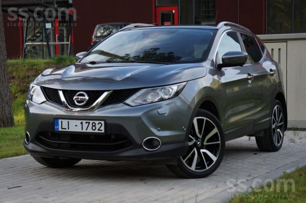 Grey Nissan Qashqai 2017 in Riga, with an engine capacity of 1.20 L and mileage of 168 thousand km for 9990 €, photo 1 on AUTOMOTO.COM.LV