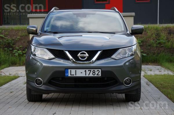Grey Nissan Qashqai 2017 in Riga, with an engine capacity of 1.20 L and mileage of 168 thousand km for 9990 €, photo 8 on AUTOMOTO.COM.LV