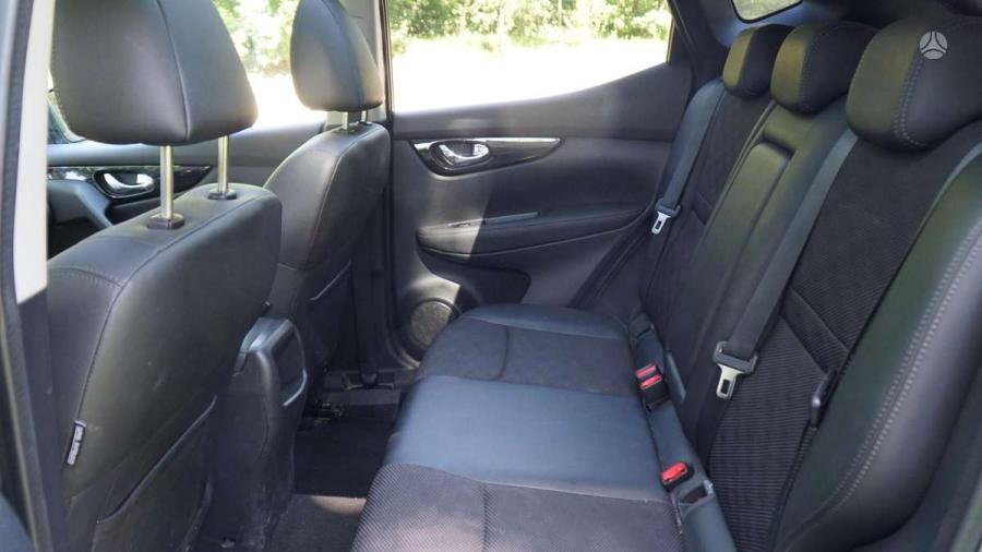 Pelēks Nissan Qashqai 2017 Viļņa, ar dzinēja tilpumu 1.60 L un nobraukumu 140 tūkst. km par 12000 €, foto 6 vietnē AUTOMOTO.COM.LV
