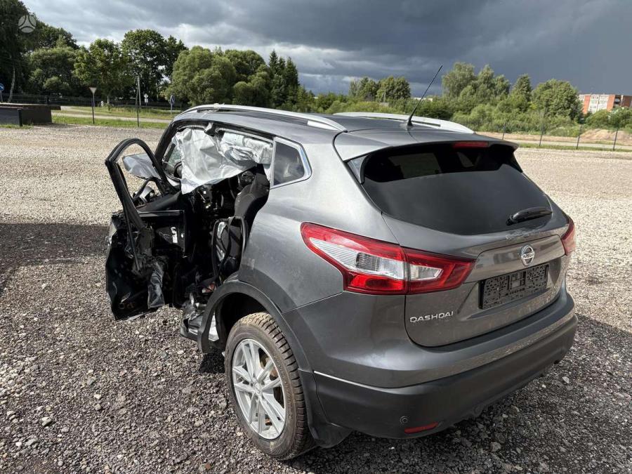 Pelēks Nissan Qashqai 2017 Kelmė, ar dzinēja tilpumu 1.60 L un nobraukumu 50 tūkst. km par 1550 €, foto 6 vietnē AUTOMOTO.COM.LV