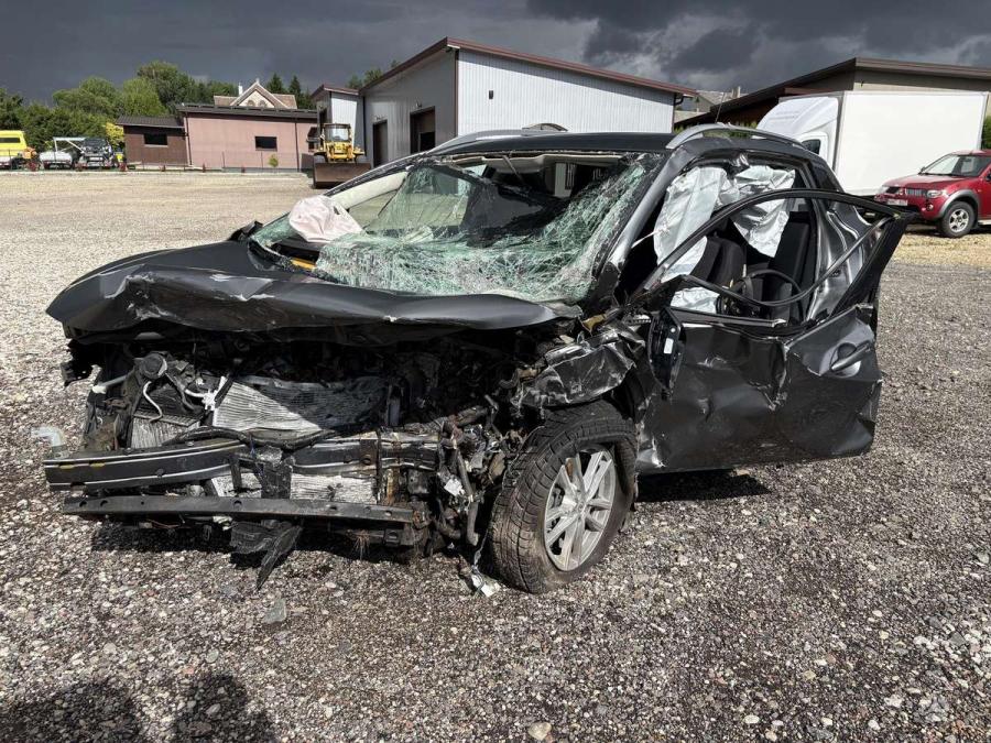 Pelēks Nissan Qashqai 2017 Kelmė, ar dzinēja tilpumu 1.60 L un nobraukumu 50 tūkst. km par 1550 €, foto 8 vietnē AUTOMOTO.COM.LV