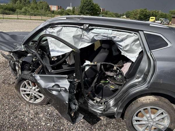 Pelēks Nissan Qashqai 2017 Kelmė, ar dzinēja tilpumu 1.60 L un nobraukumu 50 tūkst. km par 1550 €, foto 10 vietnē AUTOMOTO.COM.LV