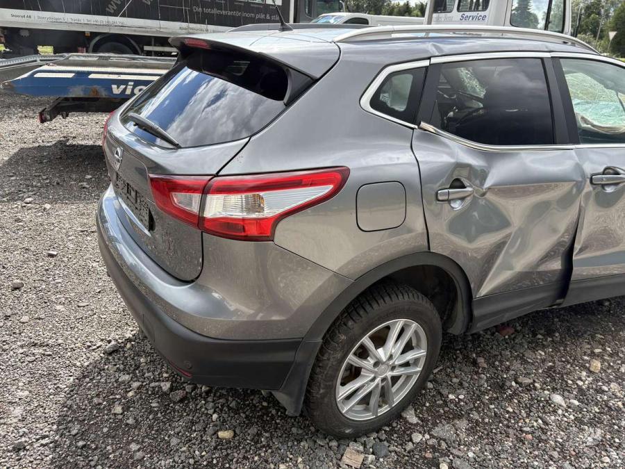 Pelēks Nissan Qashqai 2017 Kelmė, ar dzinēja tilpumu 1.60 L un nobraukumu 50 tūkst. km par 1550 €, foto 14 vietnē AUTOMOTO.COM.LV