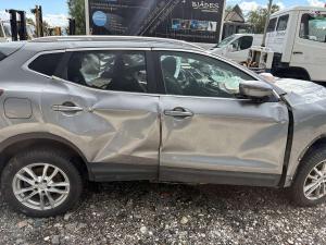 Pelēks Nissan Qashqai 2017 Kelmė, ar dzinēja tilpumu 1.60 L un nobraukumu 50 tūkst. km par 1550 €, foto 15 vietnē AUTOMOTO.COM.LV