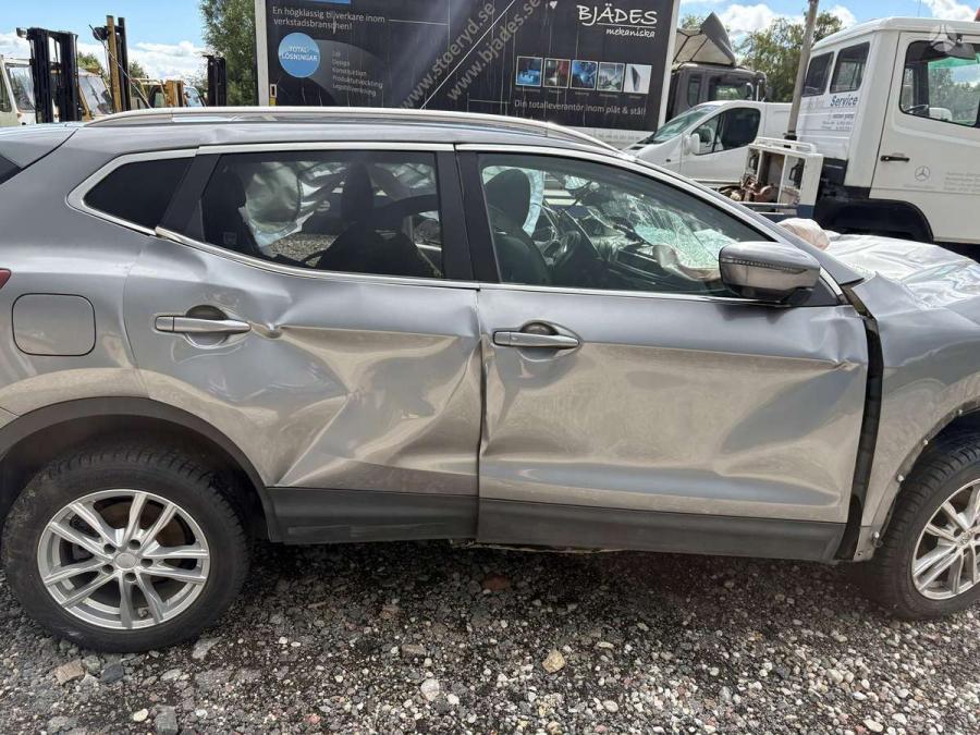 Pelēks Nissan Qashqai 2017 Kelmė, ar dzinēja tilpumu 1.60 L un nobraukumu 50 tūkst. km par 1550 €, foto 15 vietnē AUTOMOTO.COM.LV