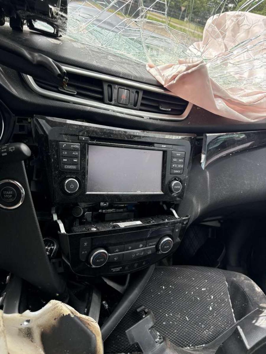 Pelēks Nissan Qashqai 2017 Kelmė, ar dzinēja tilpumu 1.60 L un nobraukumu 50 tūkst. km par 1550 €, foto 23 vietnē AUTOMOTO.COM.LV