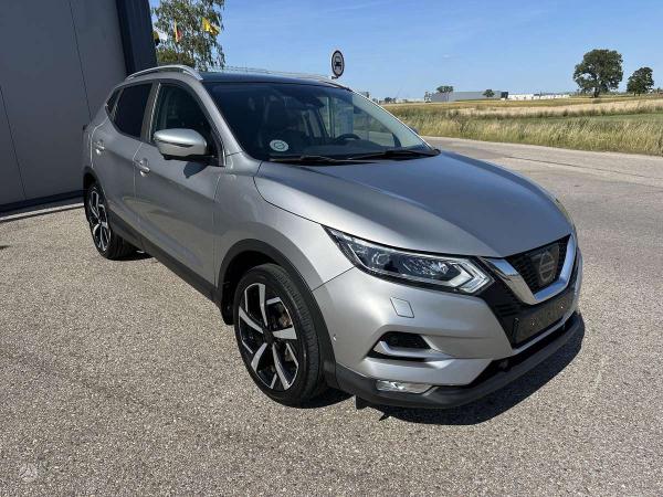 Grey Nissan Qashqai 2017 in Marijampole, with an engine capacity of 1.20 L and mileage of 226 thousand km for 8450 €, photo 2 on AUTOMOTO.COM.LV