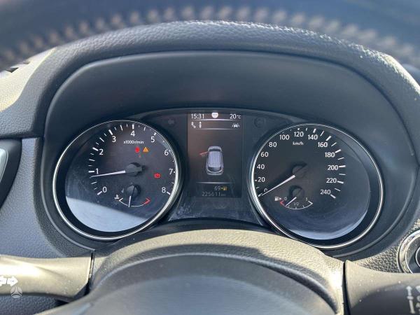 Grey Nissan Qashqai 2017 in Marijampole, with an engine capacity of 1.20 L and mileage of 226 thousand km for 8450 €, photo 8 on AUTOMOTO.COM.LV
