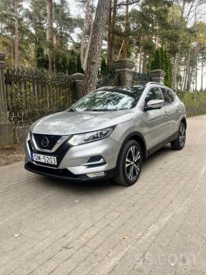 Pelēks Nissan Qashqai 2017 Rīga, ar dzinēja tilpumu 1.20 L un nobraukumu 156 tūkst. km par 8800 €, foto  vietnē AUTOMOTO.COM.LV