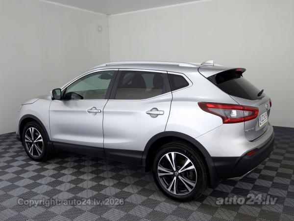 Grey Nissan Qashqai 2017 in Tallinn, with an engine capacity of 1.20 L and mileage of 149 thousand km for 7999 €, photo 4 on AUTOMOTO.COM.LV